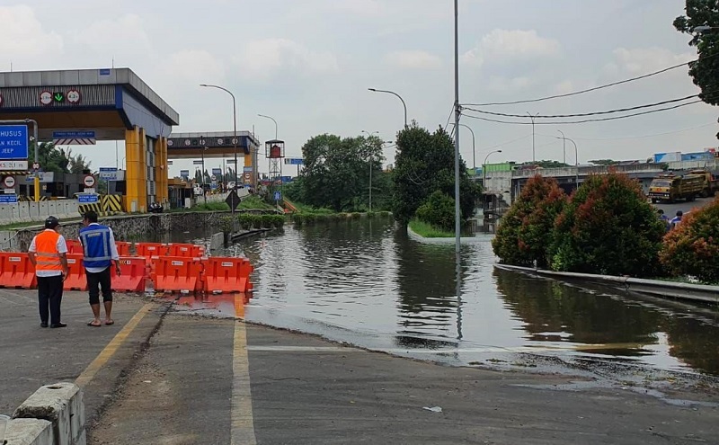 Exit Bitung Tol Jakarta-Tangerang Banjir, Lalu Lintas Dialihkan