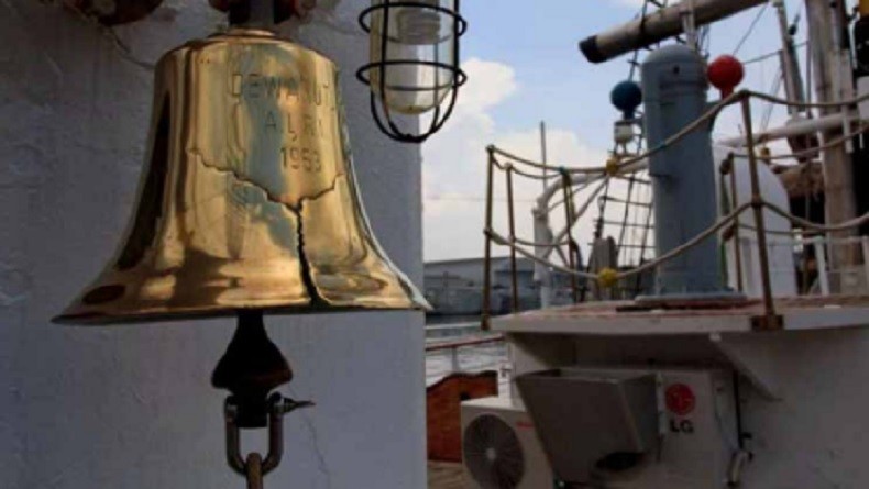 Mitos di TNI AL, Pukulan Lonceng Kapal Dilarang 12 Kali jika Tak Ingin ...