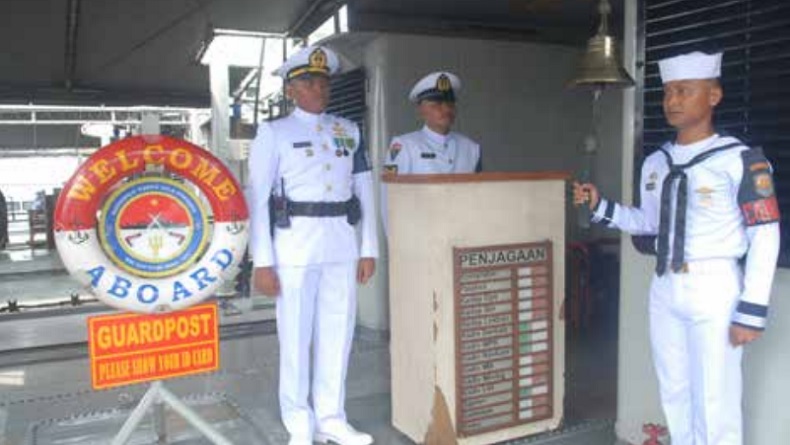 Mitos di TNI AL, Pukulan Lonceng Kapal Dilarang 12 Kali jika Tak Ingin ... Mitos di TNI AL, Pukulan Lonceng Kapal Dilarang 12 Kali jika Tak Ingin ...
