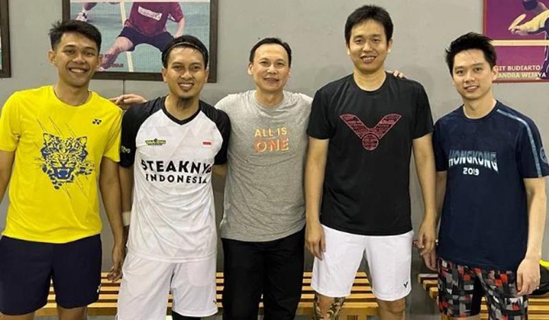 Hendra Setiawan Foto Bareng Tony Gunawan, Komentar Ganda India Jadi Sorotan