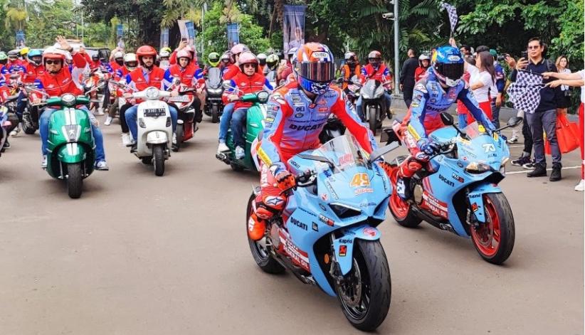 Pembalap MotoGP Alex Marquez dan Diggia Motoran Keliling Jakarta Bareng ...