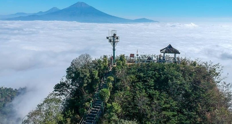 10 Spot Sunset di Jogja dengan Pemandangan Gunung yang Luar Biasa