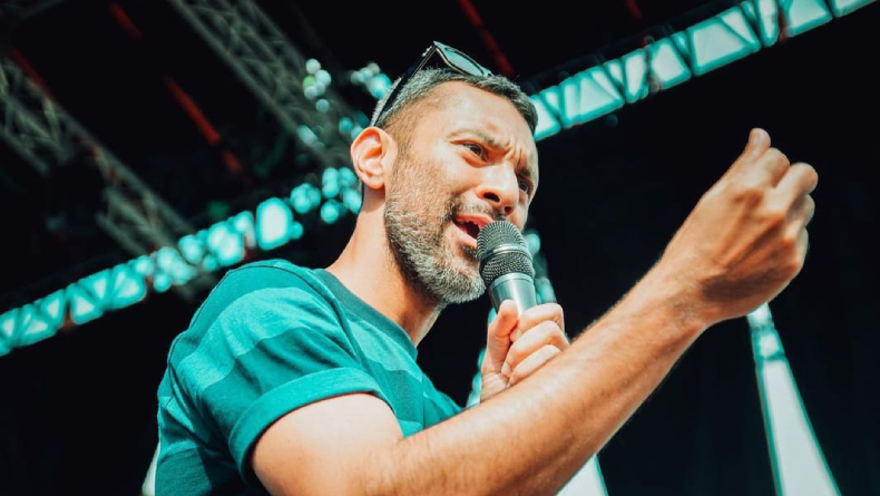 Potret Artis yang Pede Pamer Uban di Media Sosial, Nomor 6 Dijuluki Hot ...