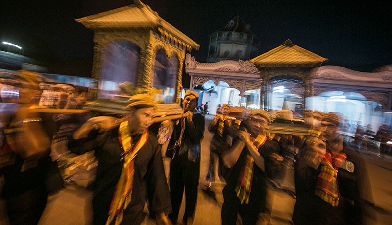 Tradisi Kirab Malam Selikuran Keraton Kasunanan Surakarta Tradisi Kirab Malam Selikuran Keraton Kasunanan Surakarta