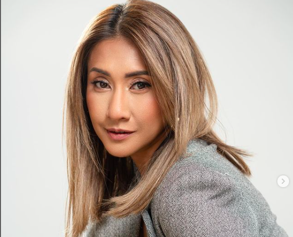 5 Artis Cuci Piring dan Bersih-Bersih di Rumah Sendiri, Nomor 4 Tak Mampu Bayar ART - Bagian All