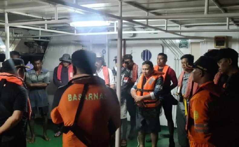 Perahu Bocor 9 Pemancing Di Perairan Kupang Dievakuasi Tim Sar