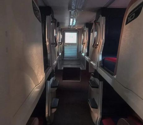 Pertama di Indonesia, Bus Double Decker Ini Punya 11 Kelas Sleeper
