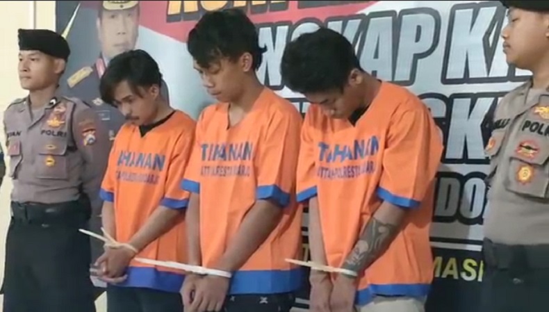 Polisi Tangkap 4 Pendekar Silat atas Kasus Pengeroyokan di Sidoarjo Polisi Tangkap 4 Pendekar Silat atas Kasus Pengeroyokan di Sidoarjo