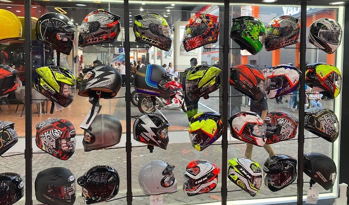 Pikat Penggemar Otomotif, Intip Deretan Merek Helm di Jakarta Fair 2023