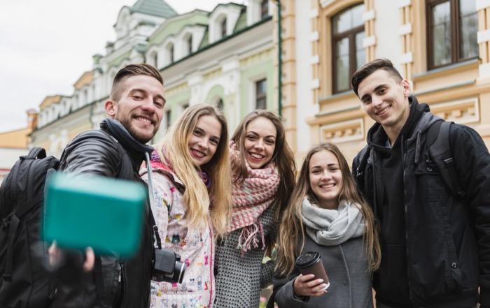 Ciri-ciri Ras Melanesoid, Asal-usul, Persebaran dan Contoh Sukunya