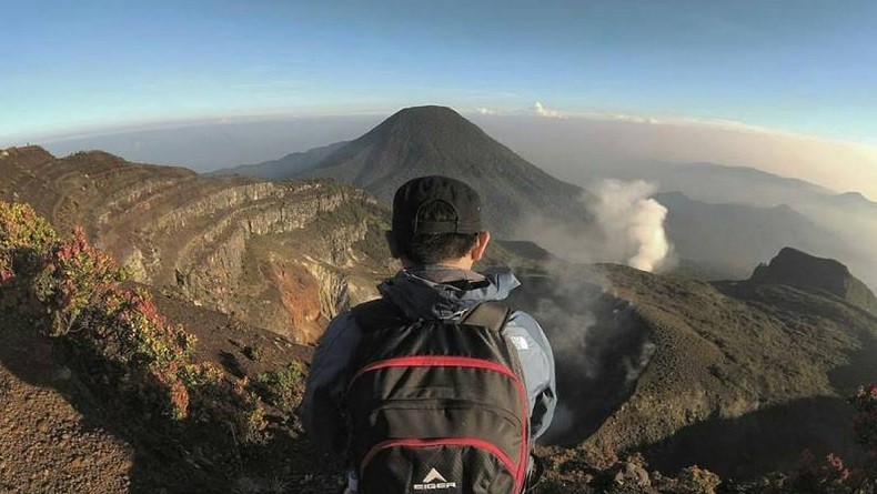7 Gunung Tertinggi di Jawa Barat, Berada di Puncak Seperti Berdiri di Lautan Awan
