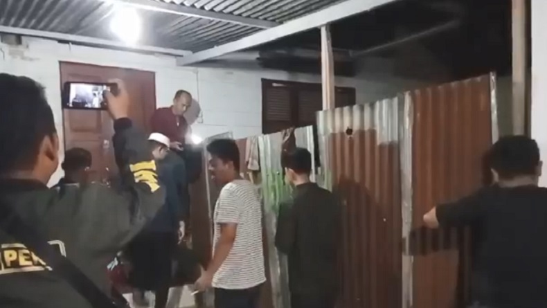 Gudang Diduga Tempat Pengoplosan BBM di Asahan Digerebek Warga