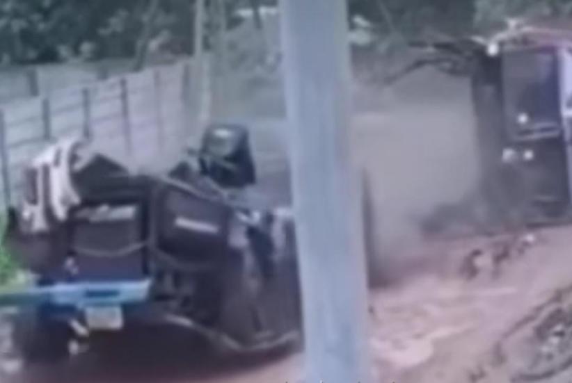 Viral Bodi Truk Terpisah dari Sasis, Layaknya Film Transformer di Dunia Nyata - Bagian All