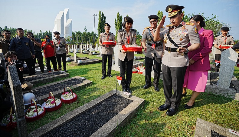 Kapolri Ziarah ke TMP Kalibata Jelang HUT Bhayangkara, Kenang Perjuangan dan Keteladanan Pahlawan