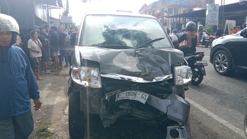 Kecelakaan Apv Tabrak Motor Tewaskan 2 Orang Di Malang Sopir Jadi