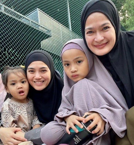 Potret Artis dan Mertua seperti Anak dan Ibu Kandung, Nomor 3 Mesra Banget