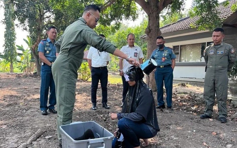 Sejarah, Lettu Sri Utami Jadi Kapten Pilot Perempuan Pertama Helikopter ...