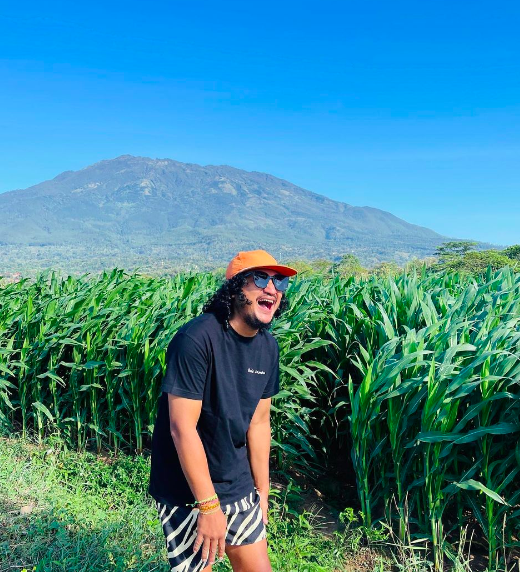 Artis Jadi Tukang Giling Jagung di Kampung, Tinggalkan Dunia Hiburan Demi Sang Ibunda