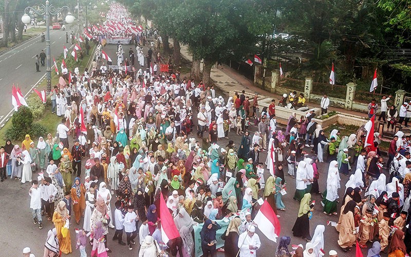 Ribuan Peserta Ikuti Kirab Peringatan 10 Muharam di Jambi Ribuan Peserta Ikuti Kirab Peringatan 10 Muharam di Jambi