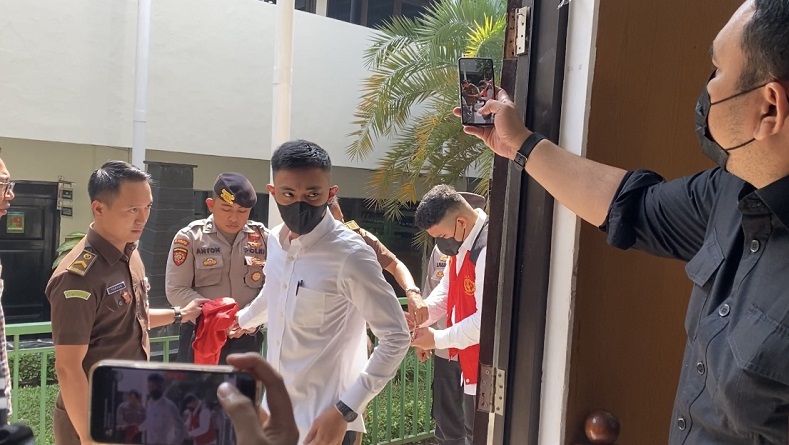 Penampakan Mario Dandy dan Shane Jalani Sidang Tuntutan, Kompak Berkemeja Putih