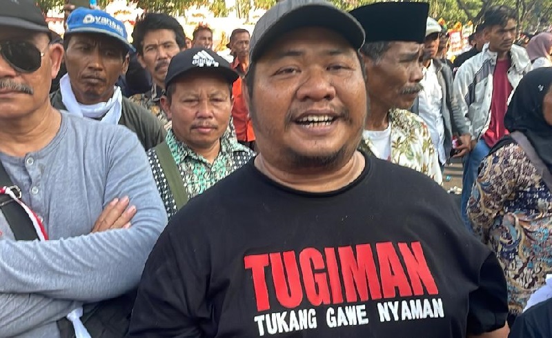 Warga Jateng Pakai Kaos Bertuliskan Tugiman: Bangga Punya Gubernur Pak Ganjar