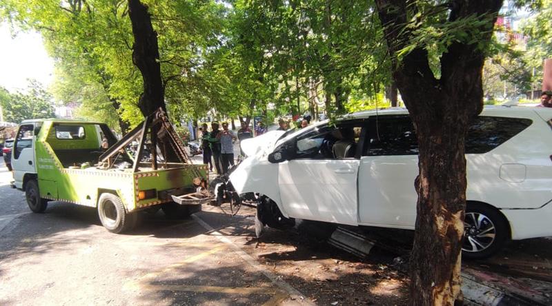 Kronologi Kecelakaan Innova Tabrak Pejalan dan Pengendara Motor ... Kronologi Kecelakaan Innova Tabrak Pejalan dan Pengendara Motor ...