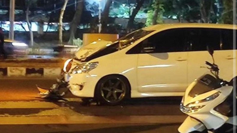 Kecelakaan Maut Mobil Tabrak Motor Di Kemayoran Jakpus 3 Orang Tewas