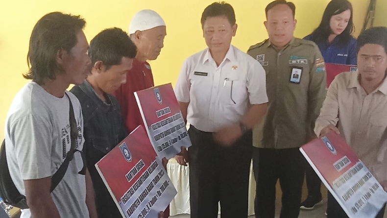 Kabar Baik, 156 KPM di Bangka Barat Dapat Bantuan Sosial Uang Tunai Kabar Baik, 156 KPM di Bangka Barat Dapat Bantuan Sosial Uang Tunai