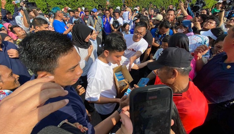 Gibran Bagi Susu di CFD, Bawaslu DKI Panggil Lagi 3 Kader PAN