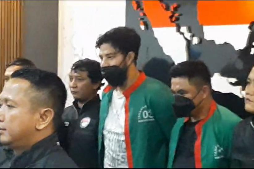 Tampang Ammar Zoni Pakai Baju Tahanan Narkoba Warna Hijau Tampang Ammar Zoni Pakai Baju Tahanan Narkoba Warna Hijau