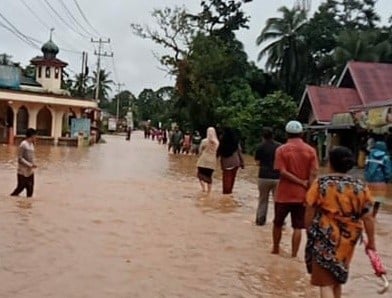 Banjir-Longsor Terjang Lima Puluh Kota, 1 Orang Tewas Tertimbun