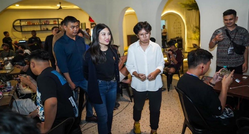 Wamenparekraf Angela Dukung Kreativitas Anak Muda melalui Pos Bloc Surabaya