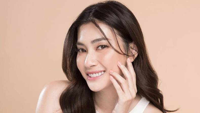 Profil dan Biodata Demmy Febriana, Artis Cantik yang Jadi Sahabat ...