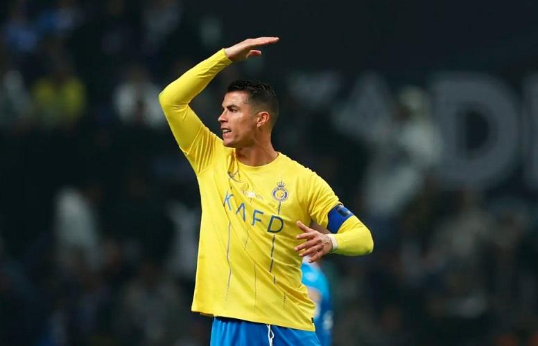 Cristiano Ronaldo Murka Fans Sebut-Sebut Nama Lionel Messi: Saya di ... Cristiano Ronaldo Murka Fans Sebut-Sebut Nama Lionel Messi: Saya di ...