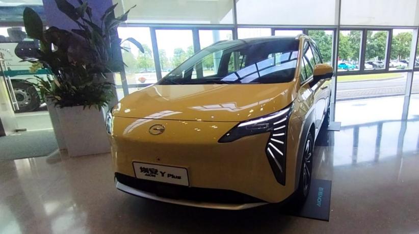 Melihat dari Dekat 2 Mobil Listrik GAC Aion yang Bakal Meluncur di Indonesia