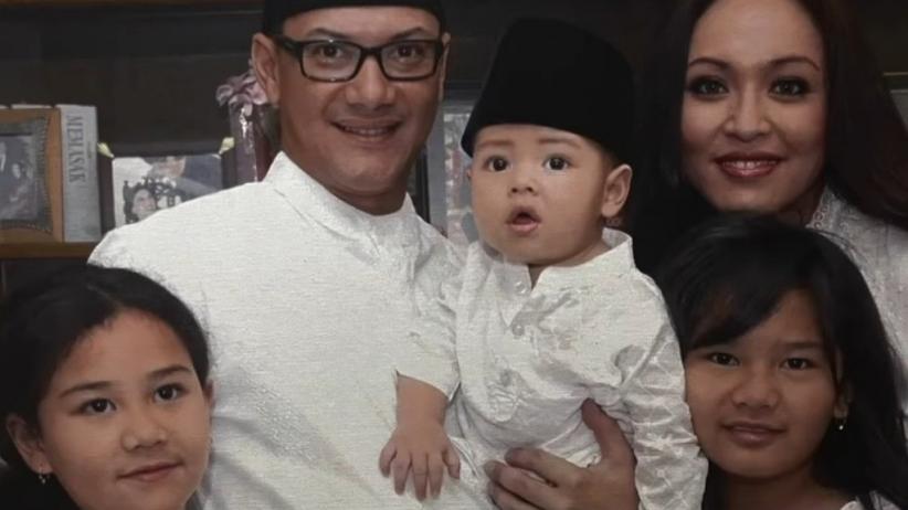 Mengharukan! Angelina Sondakh Bagikan Foto Adjie Massaid di Momen Lamaran Aaliyah dan Thariq ...