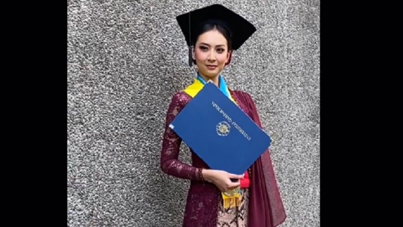 Viral Kisah Lulusan Cumlaude UGM Tak Malu Jadi Cleaning Service di ...