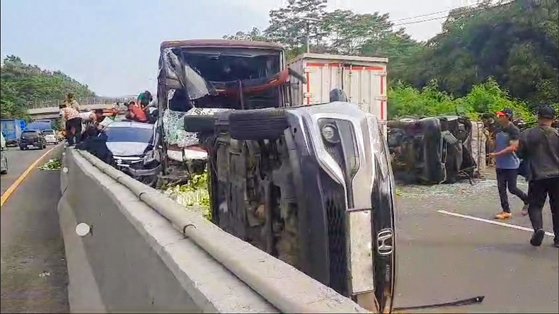 Kecelakaan Beruntun Bus Primajasa di Tol Cipularang, TKP Menikung dan Menurun