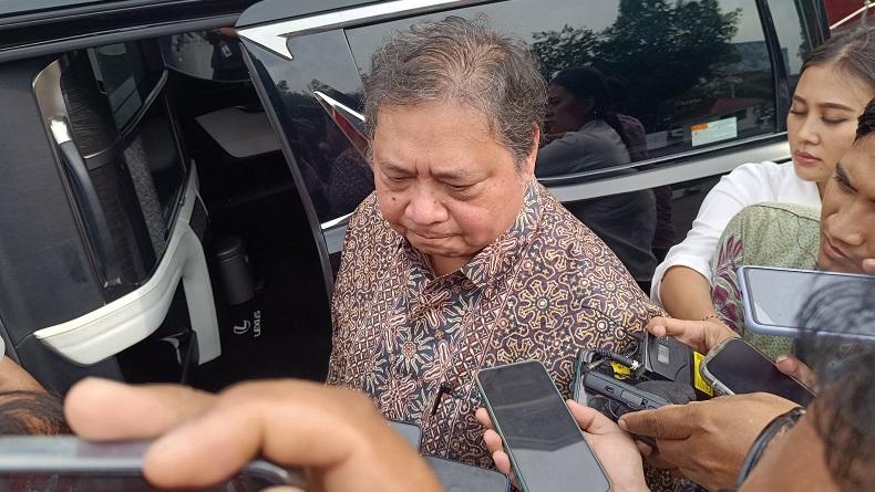 Airlangga Klaim Tak ada Pengaruh Jokowi dalam Pencalonan Bobby di ... Airlangga Klaim Tak ada Pengaruh Jokowi dalam Pencalonan Bobby di ...