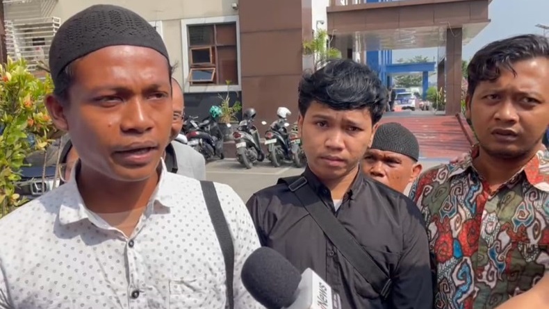 Malam Ini, RT Pasren vs Okta: Siapa Bicara Fakta? di AB+ bersama ...