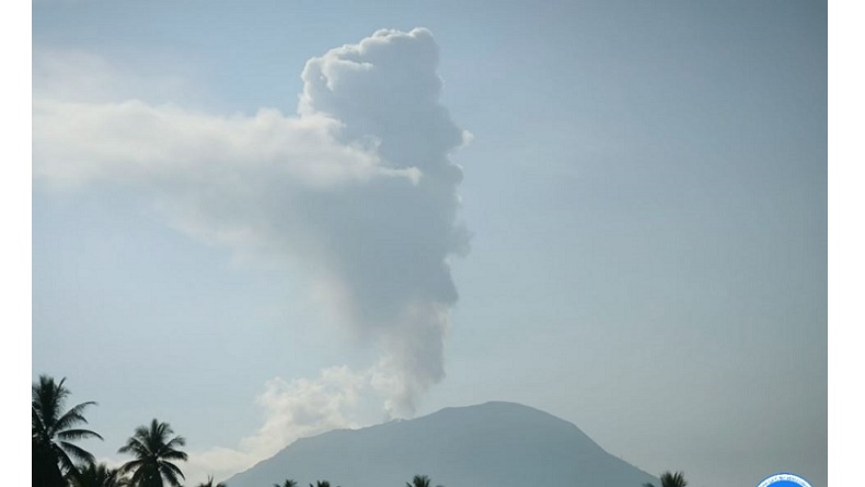 Gunung Ibu Erupsi Pagi Ini, Muntahkan Abu Vulkanis Setinggi 1.500 Meter