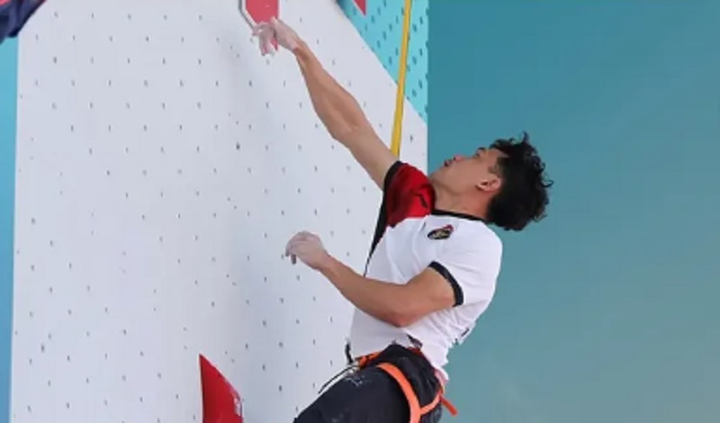 Sejarah! Veddriq Leonardo Atlet Panjat Tebing Indonesia Pertama Raih Emas Olimpiade